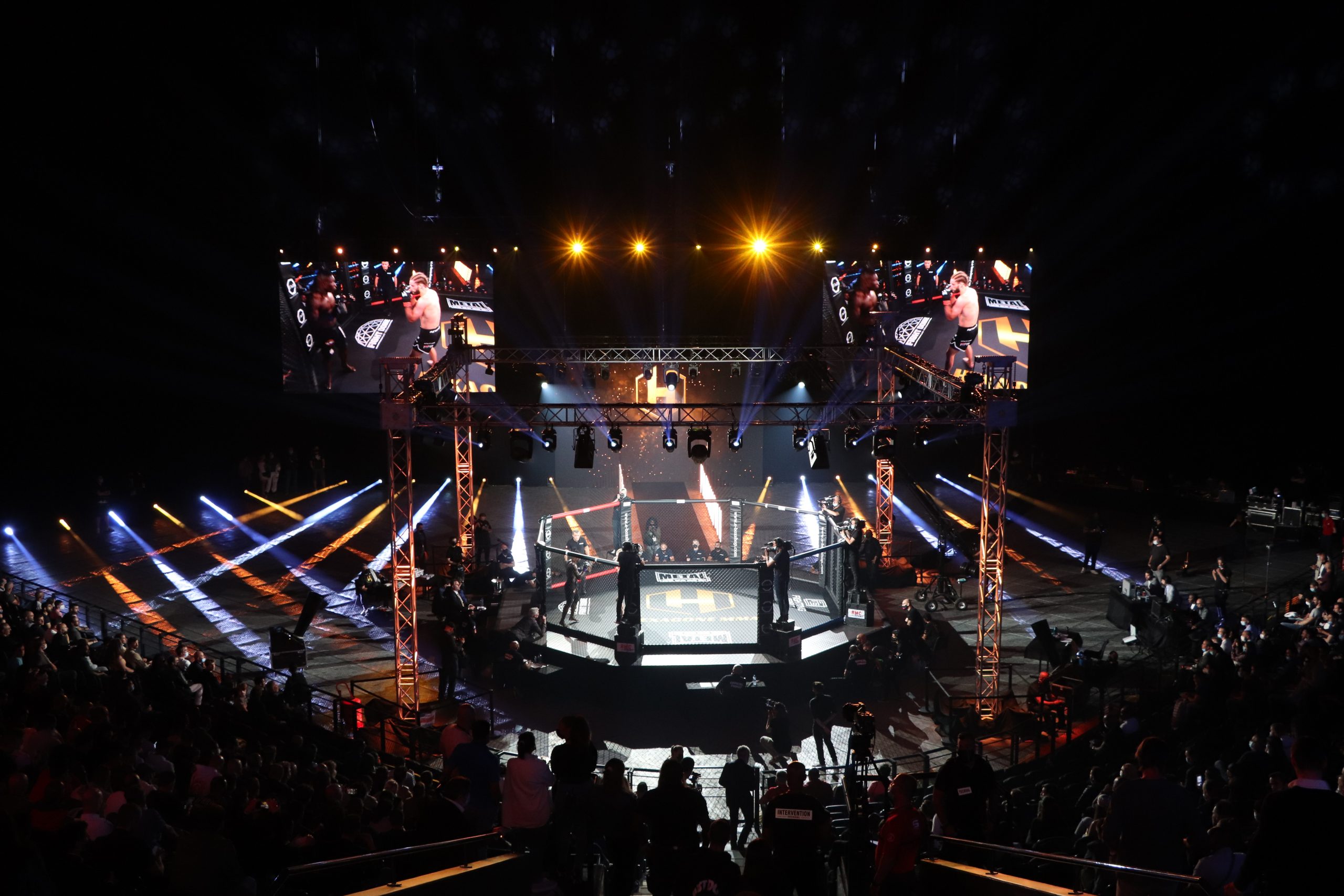 Paris La Défense Arena a fait le show avec Hexagone MMA