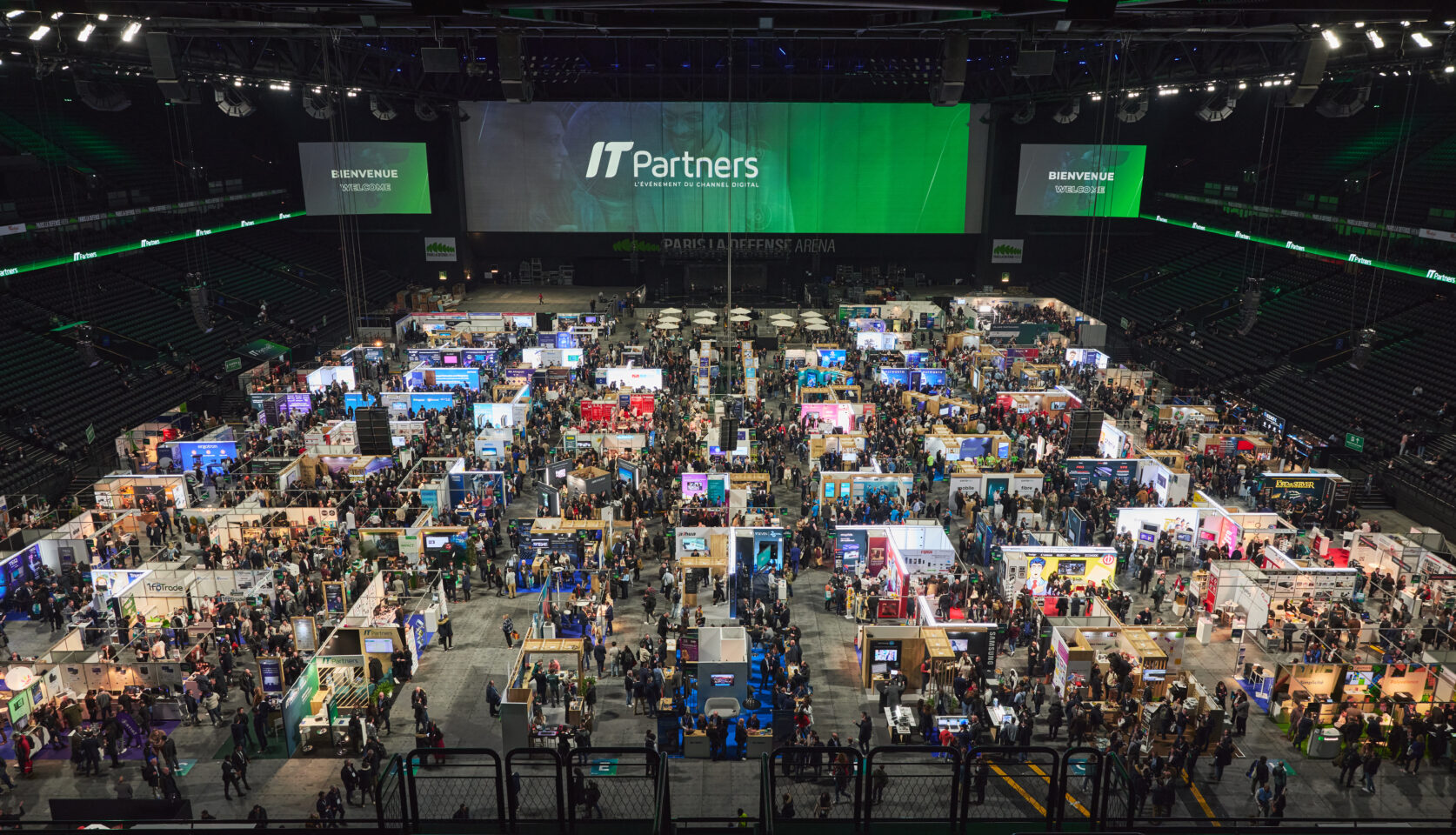 Dua Lipa électrise Paris La Défense Arena pour ses 2 dates